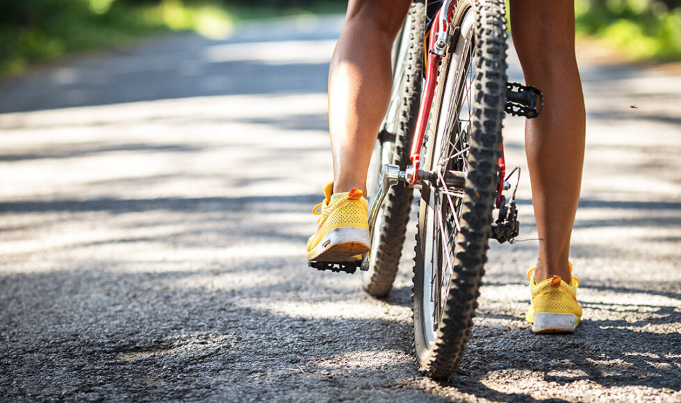 7 Biking Tips From An Orthopedics & Sports Medicine Doctor